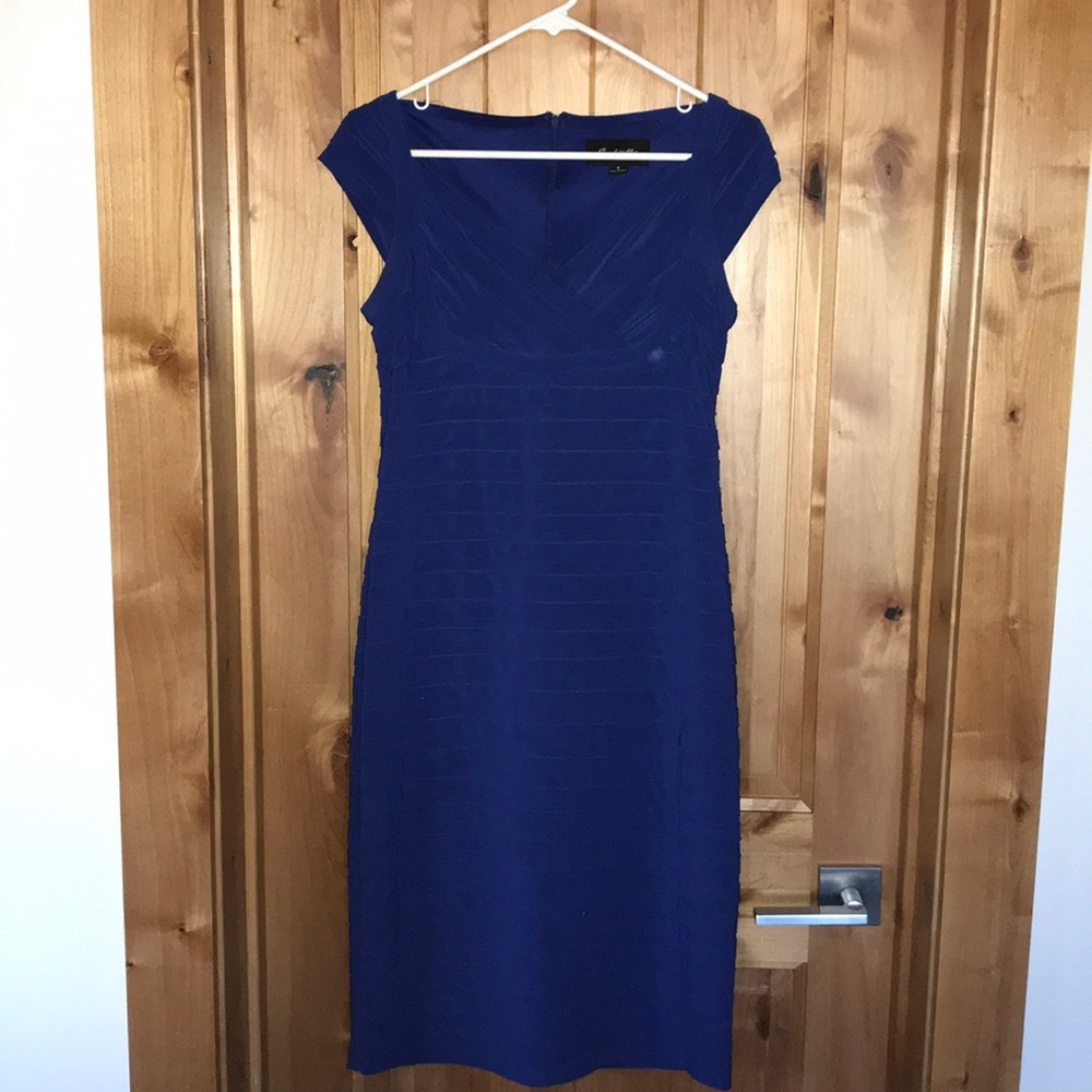 Stunning, Body Hugging Gown In Royal Blue. - Gem